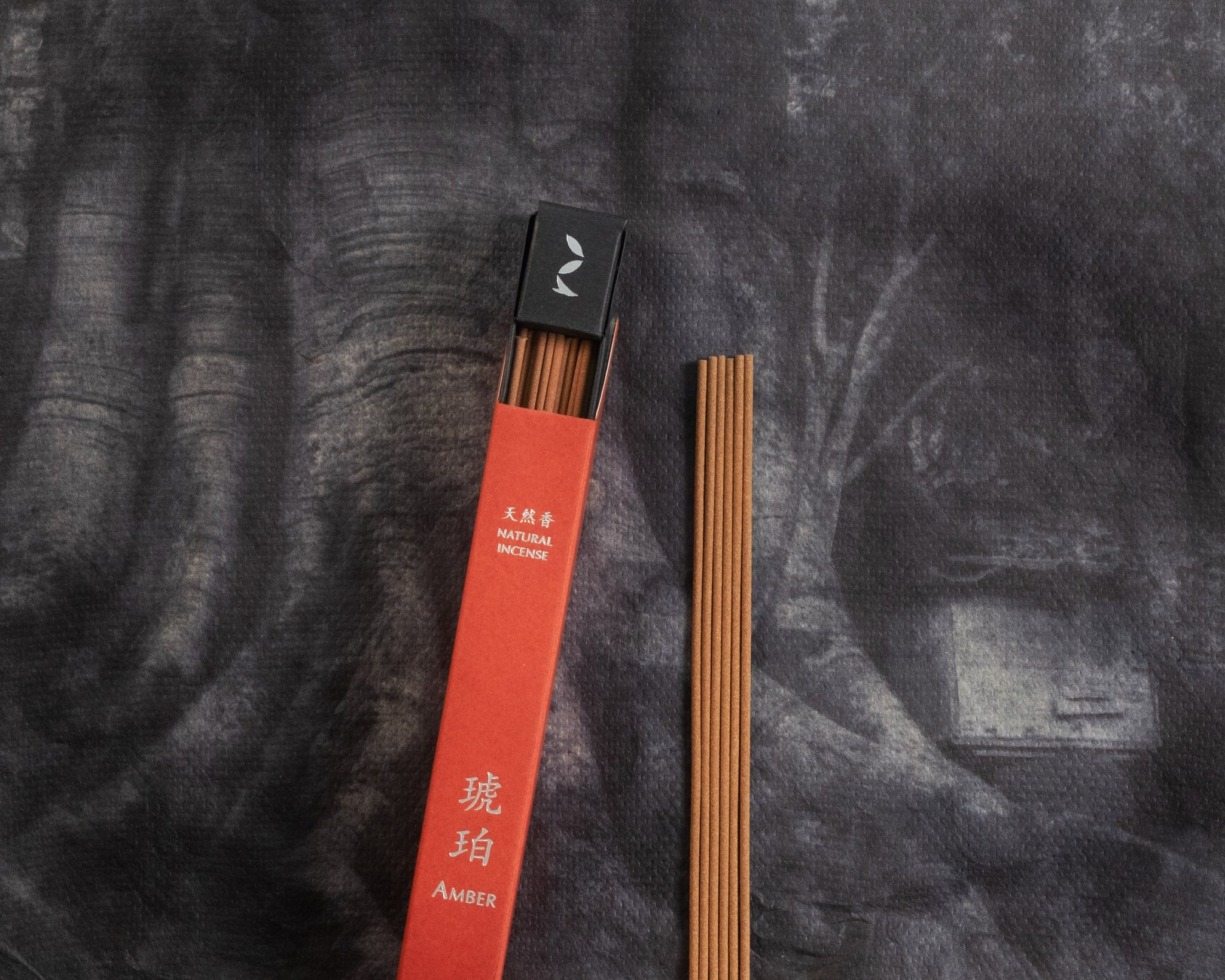 Amber 琥珀 - Natural Chinese incense – Eastern Leaves